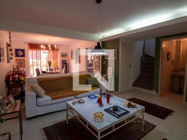 Casa para venda em Vila Cordeiro de 181.00m² com 3 Quartos, 1 Suite e 2 Garagens