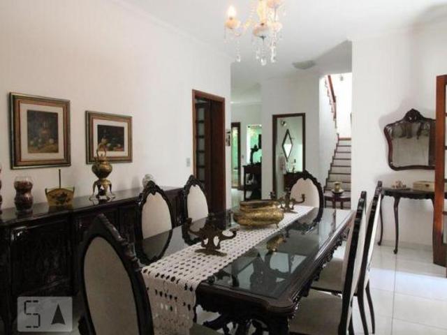 Casa para venda em Vila Cordeiro de 300.00m² com 4 Quartos, 4 Suites e 3 Garagens