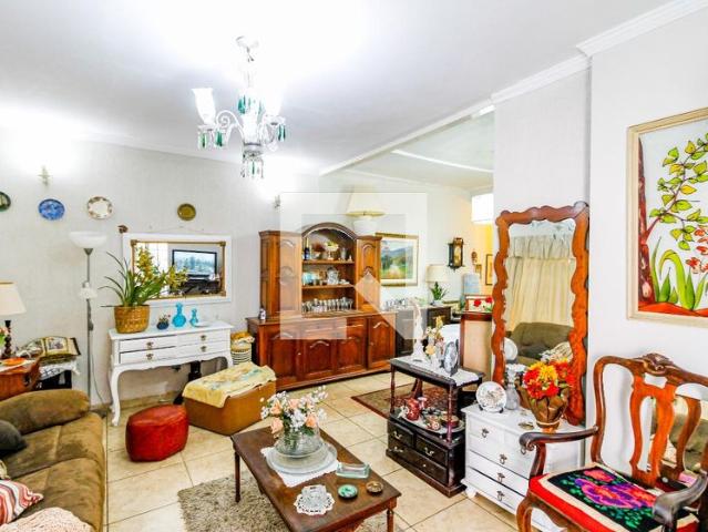 Casa para venda em Vila Cordeiro em São Paulo São Paulo de 240.00m² com 4 Quartos, 4 Suítes e 6 Garagens