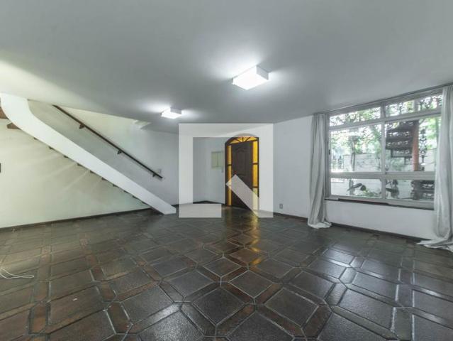 Casa para venda em Vila Cordeiro em São Paulo São Paulo de 208.00m² com 3 Quartos, 1 Suíte e 2 Garagens