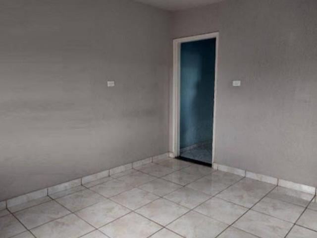 Casa para venda em Vila Cristina de 209.00m² com 3 Quartos, 1 Suite e 2 Garagens
