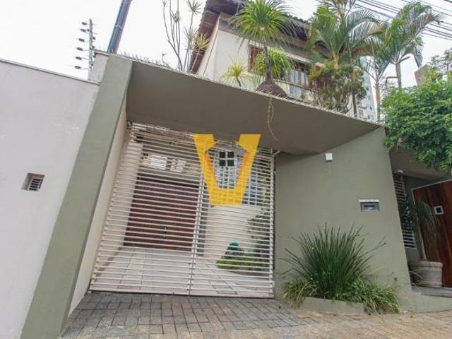 Casa para venda em Vila Deodoro com 4 quartos, sendo 1 suíte, 286m²