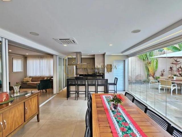 Casa para venda em Vila Do Golf de 165.00m² com 3 Quartos, 3 Suites e 4 Garagens