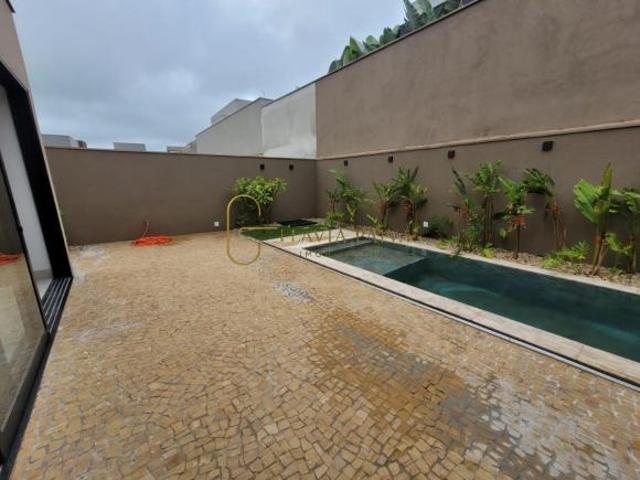 Casa para venda em Vila Do Golf de 250.00m² com 3 Quartos, 3 Suites e 4 Garagens