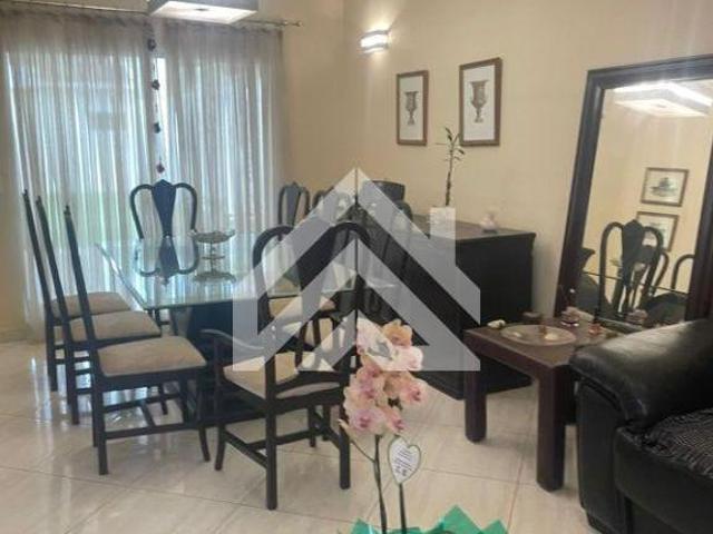 Casa para venda em Vila Do Rádio de 204.00m² com 4 Quartos, 1 Suite e 2 Garagens