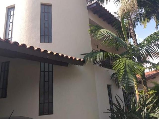 Casa para venda em VILA EMBARÉ de 234.00m² com 3 Quartos e 1 Suite
