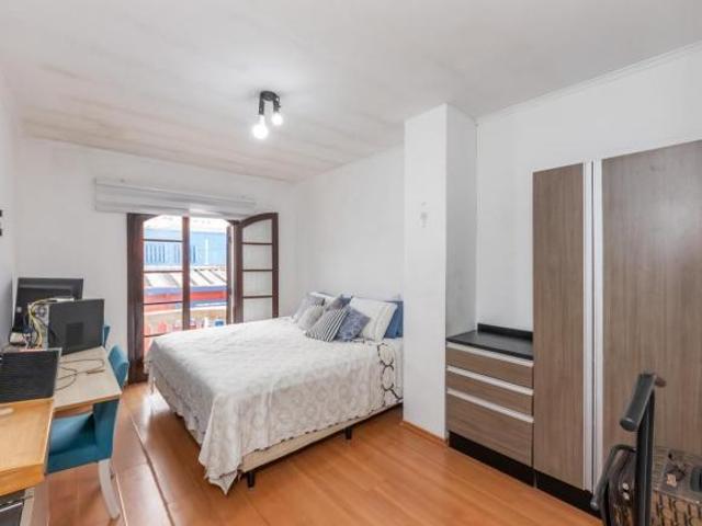 Casa para venda em Vila Euclides com 5 quartos, sendo 4 suítes, 330m²