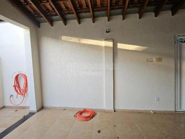 Casa para venda em Vila Ferroviária de 211.00m² com 2 Quartos, 1 Suite e 5 Garagens