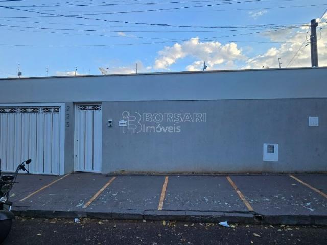 Casa para venda em Vila Ferroviária em Araraquara São Paulo de 211.00m² com 2 Quartos, 1 Suíte e 5 Garagens