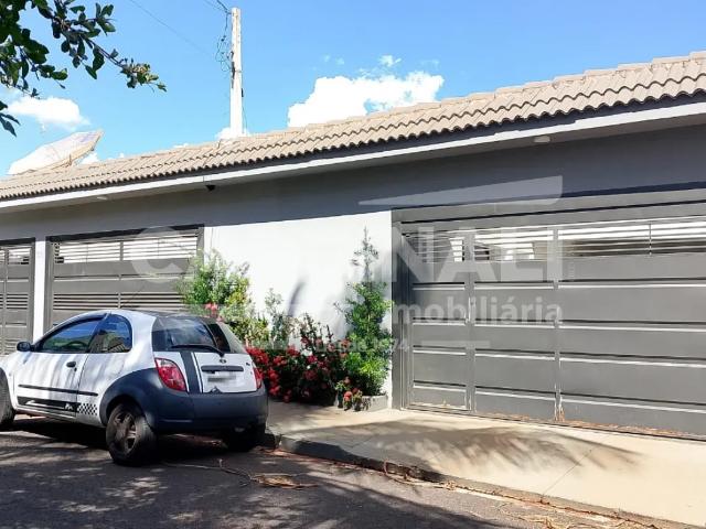 Casa para venda em Vila Ferroviária em Araraquara São Paulo de 289.00m² com 4 Quartos, 1 Suíte e 6 Garagens