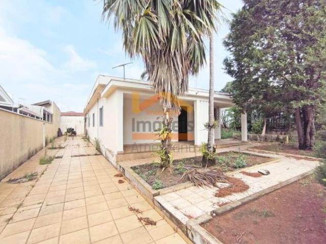 Casa para venda em Vila Frezzarim de 185.00m² com 2 Quartos e 6 Garagens