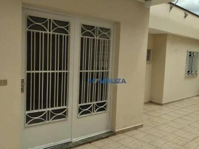 Casa para venda em Vila Galvão de 84.00m² com 1 Quarto e 4 Garagens
