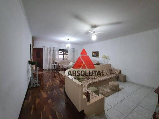 Casa para venda em Vila Galo de 180.00m² com 3 Quartos, 3 Suites e 3 Garagens