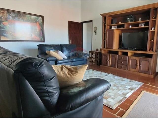Casa para venda em Vila Gato em Bragança Paulista São Paulo de 391.27m² com 3 Quartos, 1 Suíte e 6 Garagens