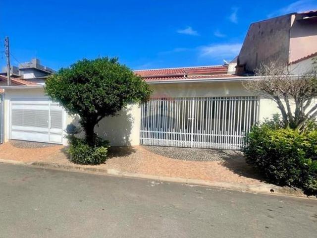 Casa para venda em Vila Grego de 110.85m² com 3 Quartos, 1 Suite e 3 Garagens