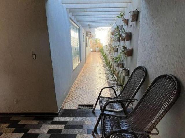 Casa para venda em Vila Guanabara de 190.00m² com 3 Quartos, 1 Suite e 2 Garagens