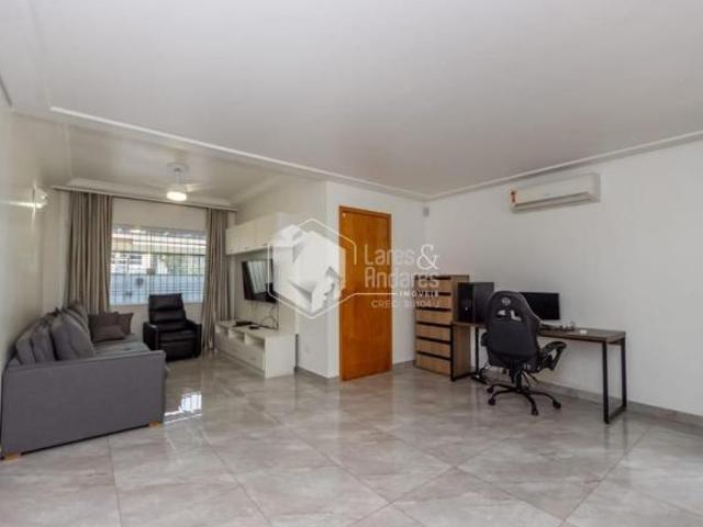 Casa para venda em Vila Guarani Z Sul com 4 quartos, sendo 4 suítes, 144m²
