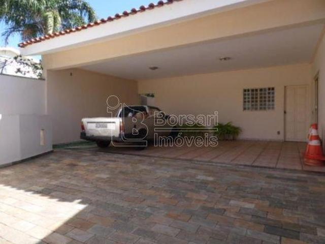 Casa para venda em Vila Harmonia de 480.00m² com 5 Quartos, 4 Suites e 5 Garagens