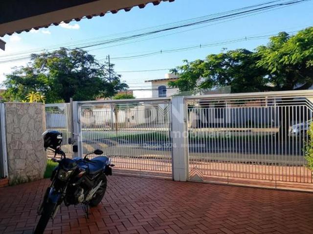 Casa para venda em Vila Harmonia de 497.00m² com 5 Quartos, 5 Suites e 4 Garagens