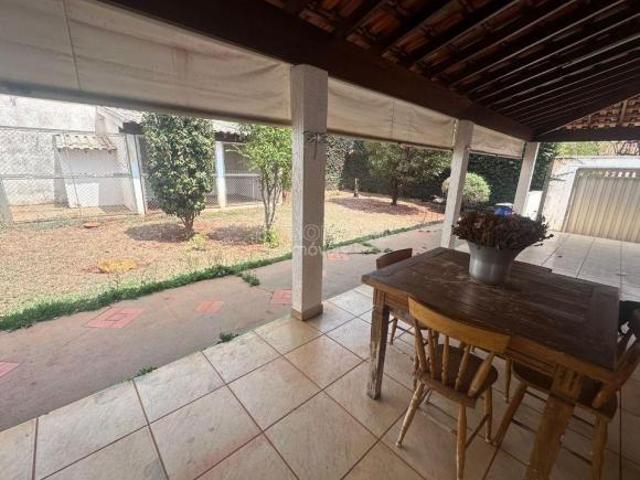 Casa para venda em Vila Harmonia de 215.00m² com 3 Quartos, 1 Suite e 4 Garagens