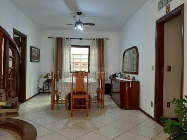 Casa para venda em Vila Harmonia de 332.00m² com 3 Quartos, 1 Suite e 3 Garagens