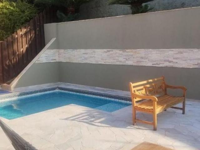 Casa para venda em Vila Hollândia de 220.00m² com 4 Quartos, 3 Suites e 4 Garagens