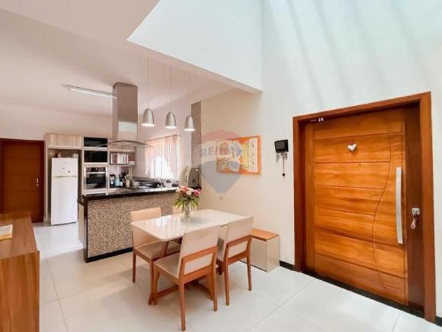 Casa para venda em Vila Hortência de 125.17m² com 2 Quartos, 1 Suite e 2 Garagens
