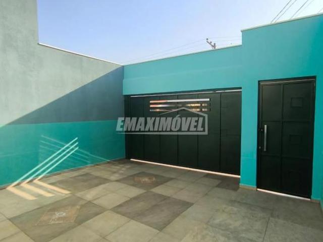 Casa para venda em Vila Hortência de 224.00m² com 3 Quartos, 3 Suites e 4 Garagens