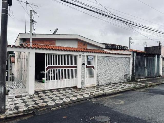Casa para venda em Vila Hortência de 322.00m² com 5 Quartos e 3 Garagens