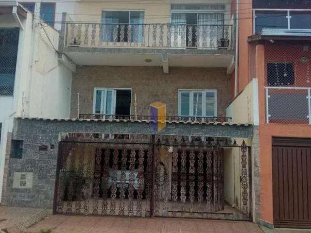 Casa para venda em Vila Hortência de 342.00m² com 4 Quartos e 4 Garagens