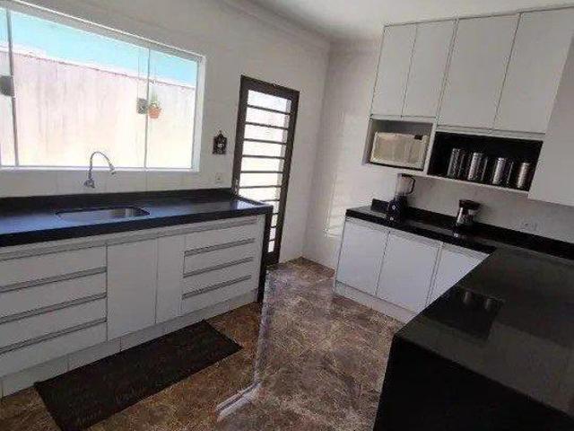 Casa para venda em Vila Industrial de 360.00m² com 3 Quartos, 1 Suite e 3 Garagens