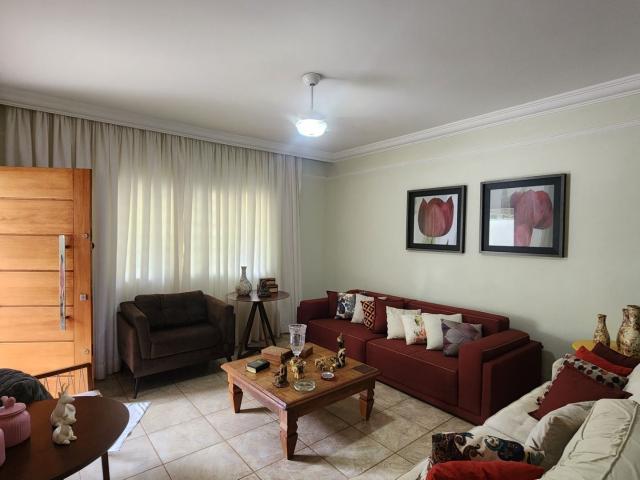 Casa para venda em Vila Independência em Araraquara São Paulo de 199.00m² com 3 Quartos, 1 Suíte e 4 Garagens