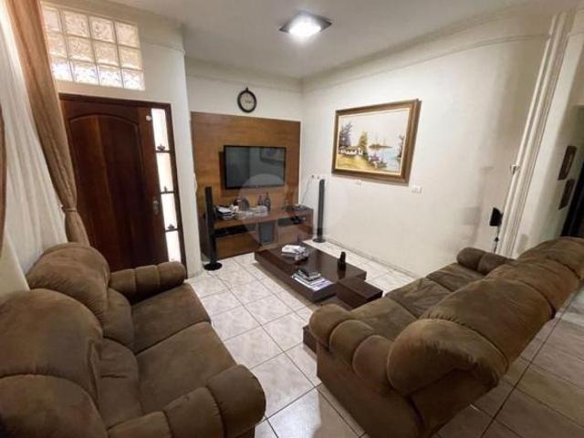 Casa para venda em Vila Inhamupe de 268.00m² com 8 Quartos, 2 Suites e 3 Garagens
