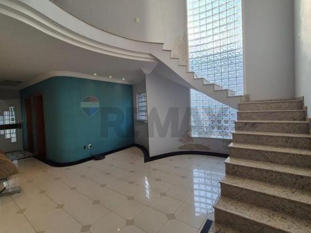 Casa para venda em Vila Israel de 257.45m² com 4 Quartos, 1 Suite e 4 Garagens