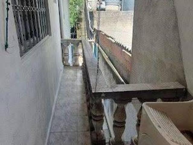 Casa para venda em Vila Itapoan de 60.00m² com 2 Quartos e 2 Garagens