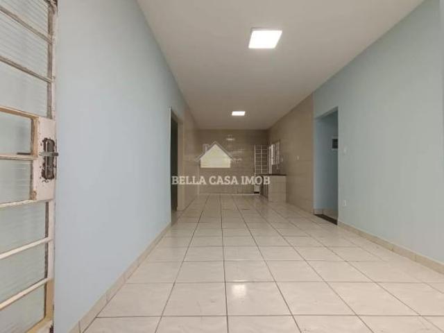 Casa para venda em Vila Jardini de 142.00m² com 1 Quarto e 6 Garagens