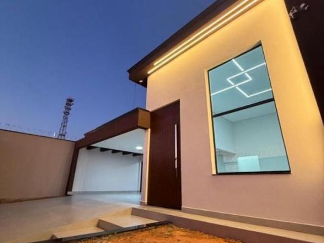 Casa para venda em Vila Joana de 245.00m² com 3 Quartos, 1 Suite e 4 Garagens
