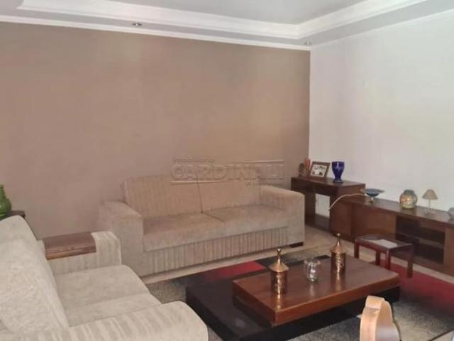 Casa para venda em Vila José Bonifácio de 649.00m² com 4 Quartos, 4 Suites e 10 Garagens