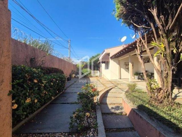 Casa para venda em Vila José Bonifácio de 117.00m² com 2 Quartos, 2 Suites e 3 Garagens