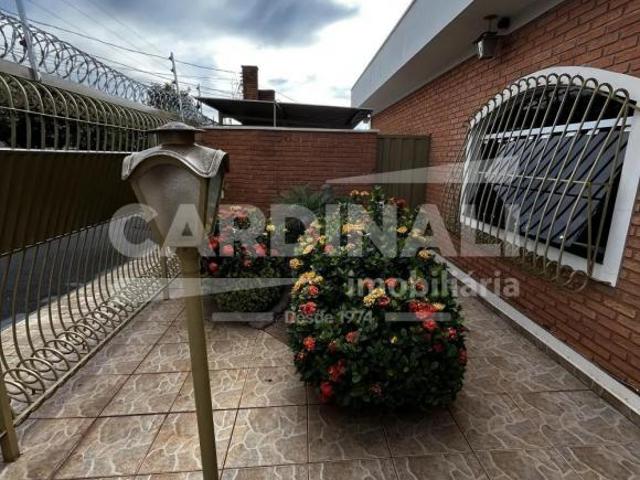 Casa para venda em Vila José Bonifácio de 236.00m² com 3 Quartos, 1 Suite e 1 Garagem