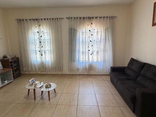 Casa para venda em Vila Josefina de 325.00m² com 3 Quartos, 1 Suite e 8 Garagens