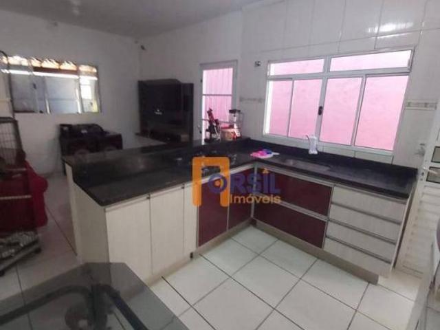 Casa para venda em Vila Jundiaí de 150.00m² com 3 Quartos e 2 Garagens