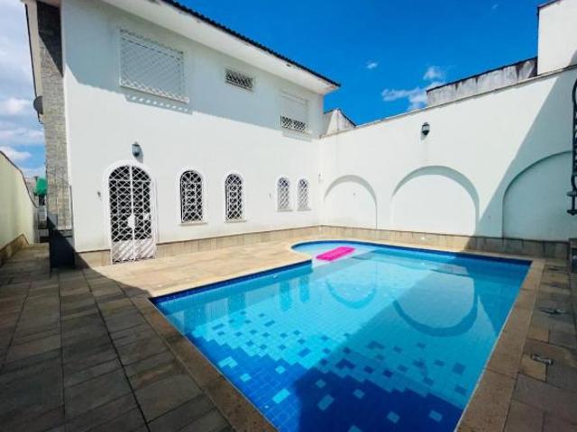 Casa para venda em Vila Lúcia com 4 quartos, sendo 4 suítes, 356m²