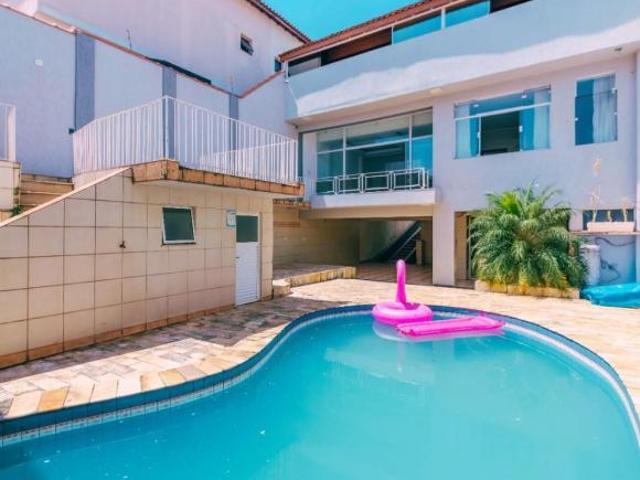 Casa para venda em Vila Lúcia com 5 quartos, sendo 2 suítes, 305m²