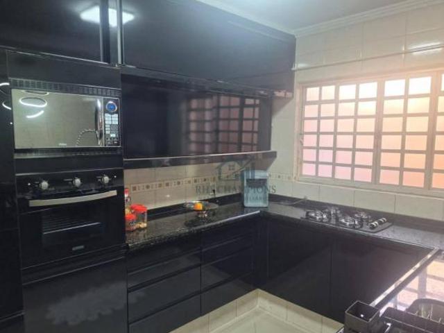 Casa para venda em Vila M Genoveva de 193.00m² com 3 Quartos, 1 Suite e 3 Garagens