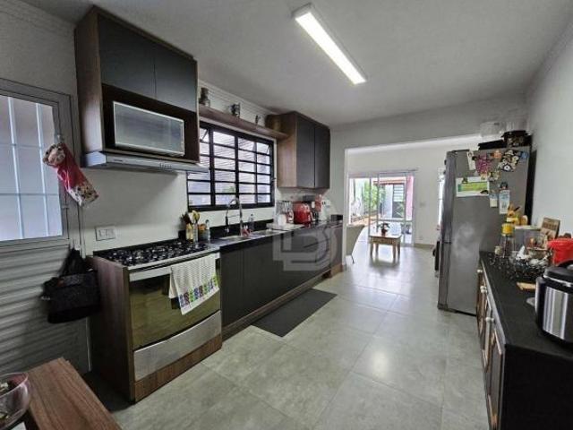 Casa para venda em Vila M Genoveva de 200.00m² com 3 Quartos e 2 Garagens