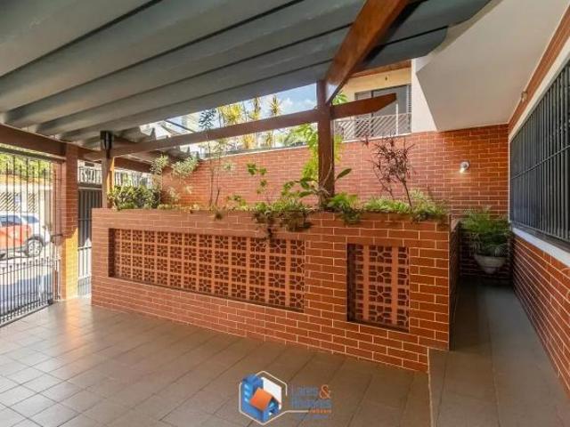 Casa para venda em Vila Madalena com 3 quartos, sendo 1 suíte, 228m²