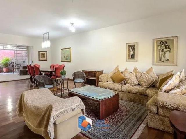 Casa para venda em Vila Madalena com 3 quartos, sendo 2 suítes, 257m²