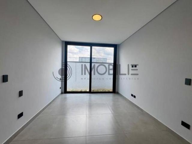 Casa para venda em Vila Martins de 210.00m² com 3 Quartos, 3 Suites e 2 Garagens