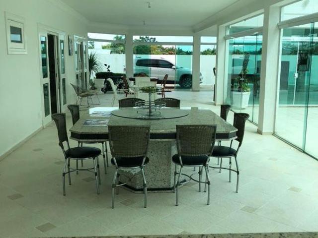Casa para venda em Vila Martins de 3015.00m² com 6 Quartos, 6 Suites e 8 Garagens